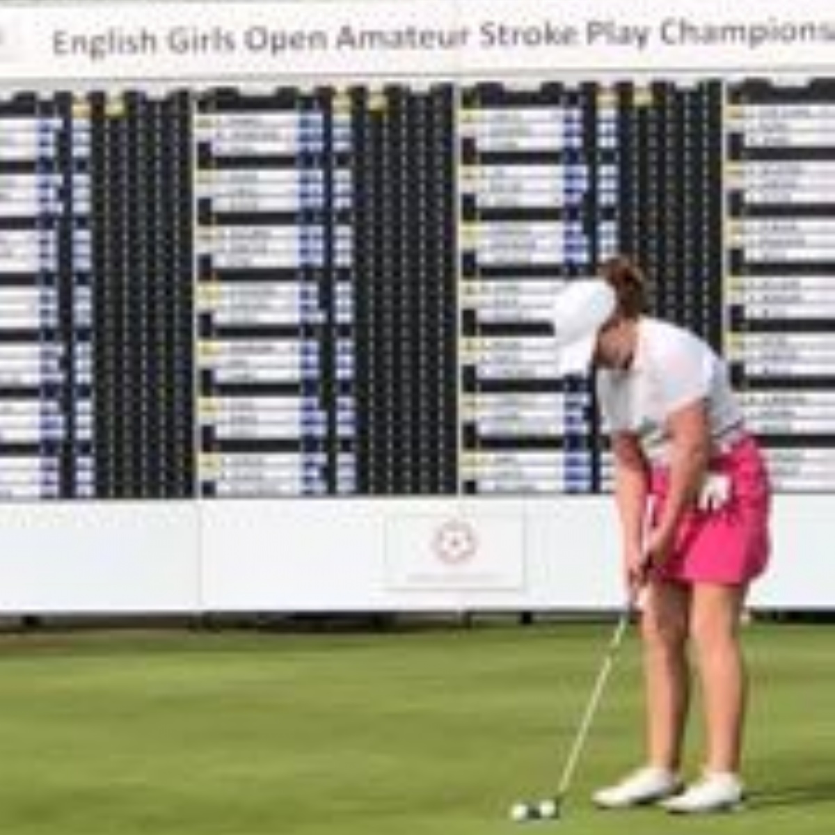 Gordon's School - above par!